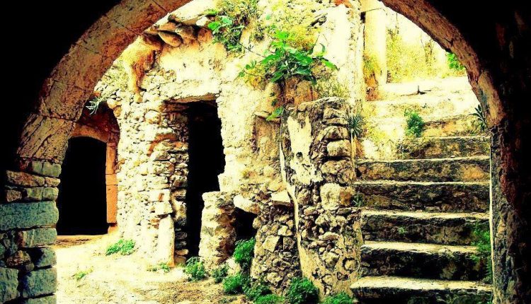 Το κάστρο του Μυλοποτάμου στα Κύθηρα – Ελένη Χάρου