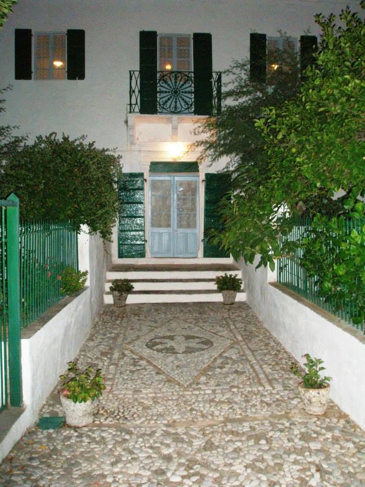 Παλιά αρχοντικά σπίτια στα Κύθηρα – Ελένη Χάρου