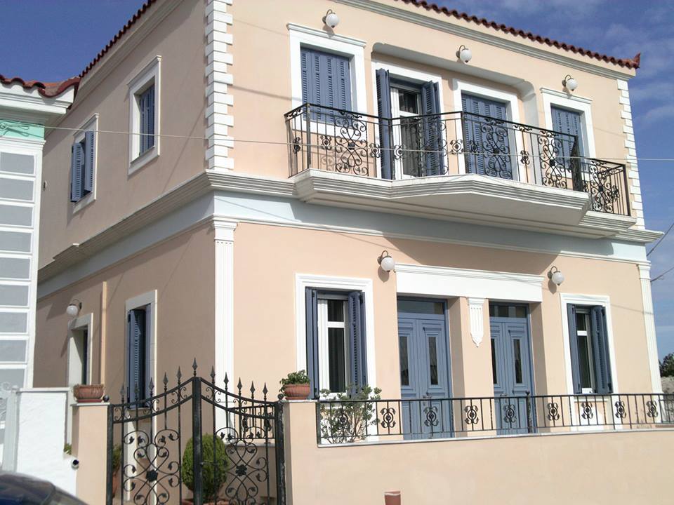 Νεοκλασσική και νεοκλασσικίζουσα ομορφιά στον Ποταμό των Κυθήρων ...